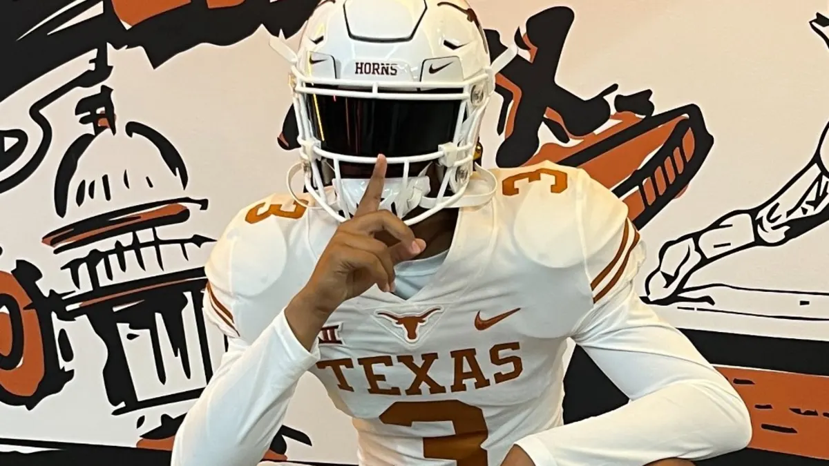2026 Freshman Player Card: Dia Bell (QB - Texas) - Dynasty Football Factory